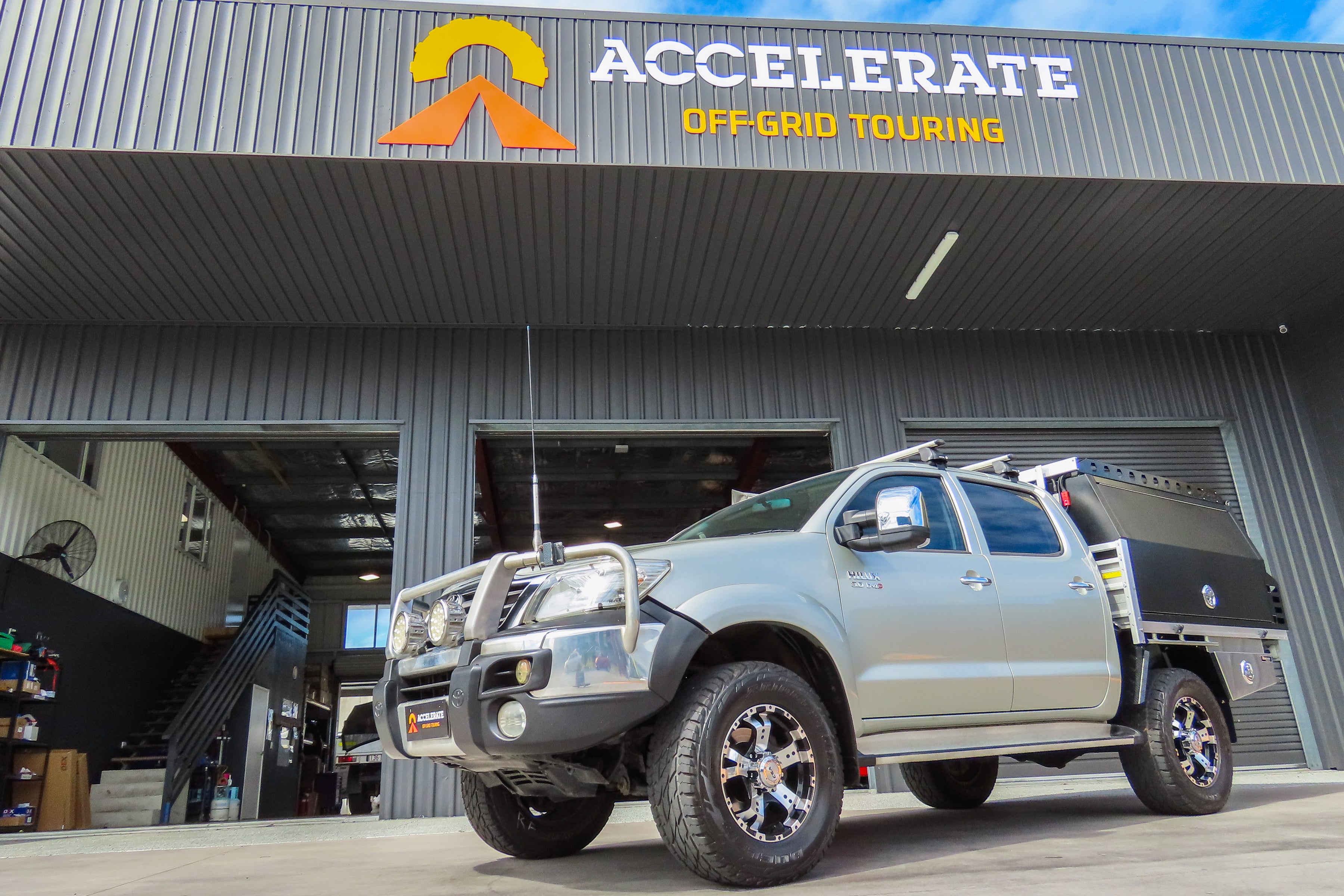 The Ultimate Hilux Canopy Build With Redarc Redvision TVMS and Enerdri ...